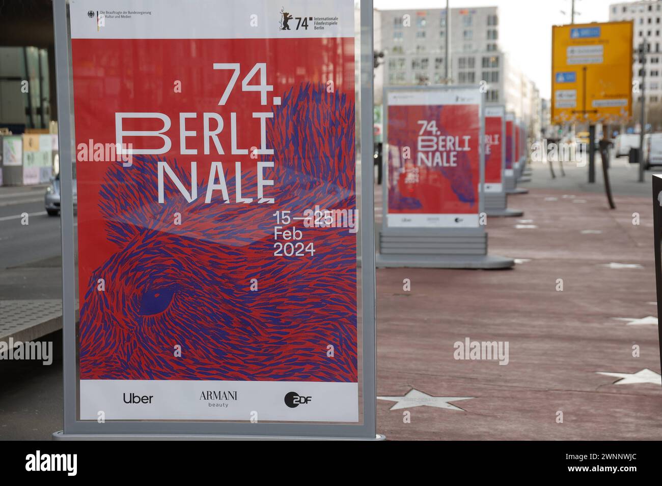 Deutschland, Berlin, Potsdamer Platz, Plakate der Berlinale 2024 ...