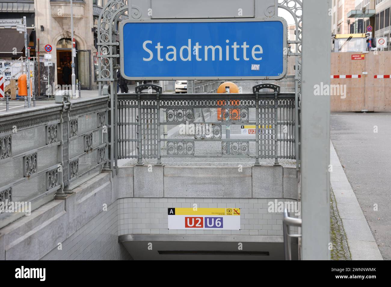 Deutschland, Berlin, U-Bahnhof Stadtmitte, Bahnhof der U-Bahn-Linien U2 ...
