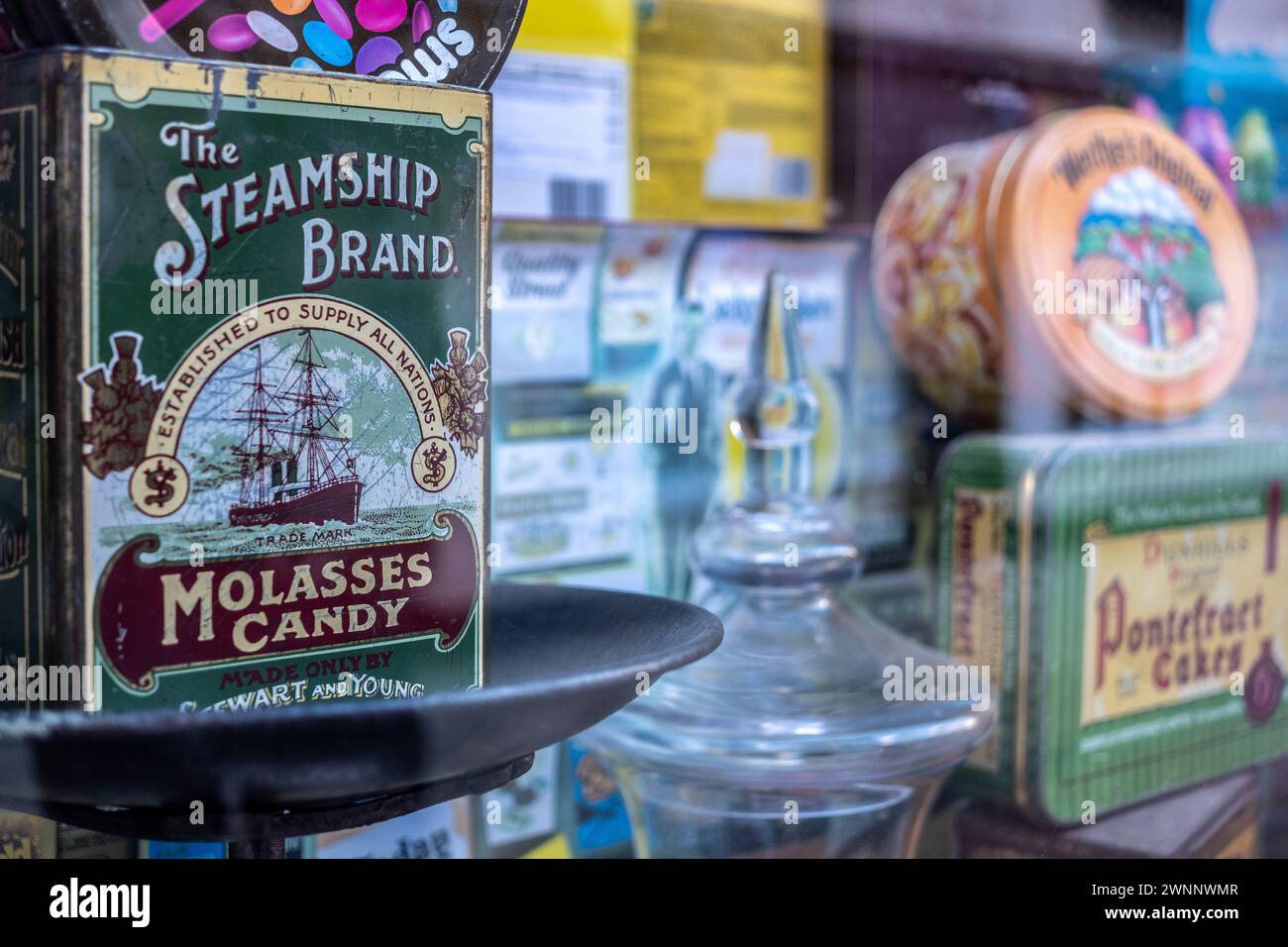 Molasses candy box hi-res stock photography and images - Alamy
