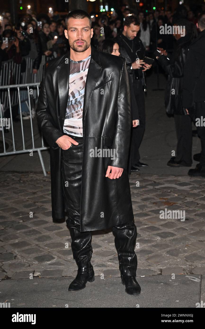 Simone susinna hi-res stock photography and images - Alamy