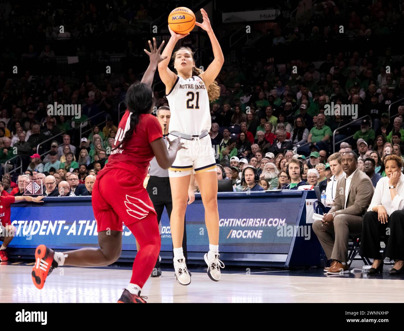 SOUTH BEND, IN - MARCH 03: Notre Dame Fighting Irish forward Maddy ...