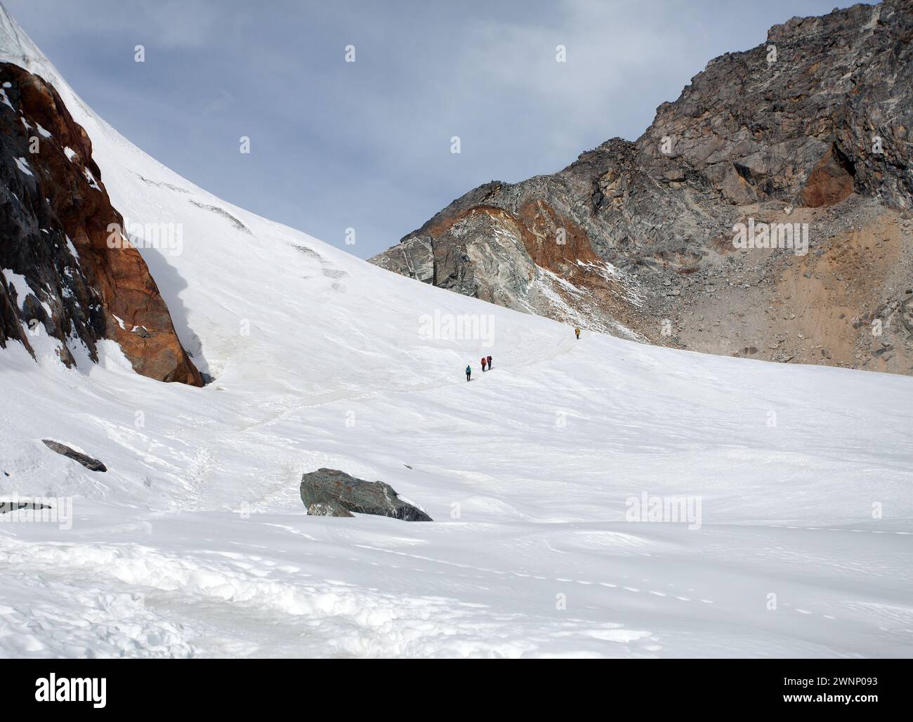 Group climb everest hi-res stock photography and images - Alamy