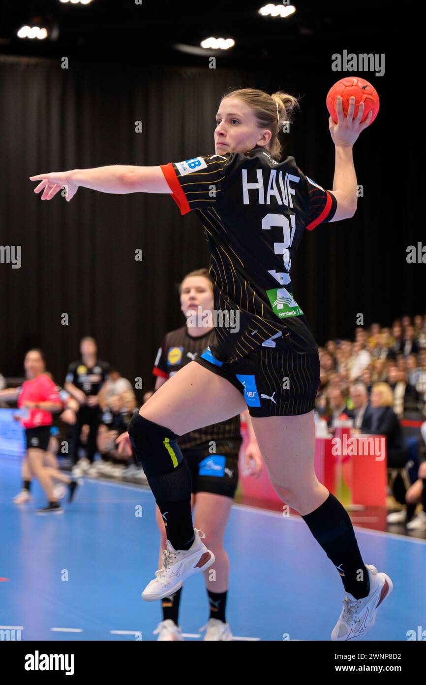 Alexia hauf hi-res stock photography and images - Alamy