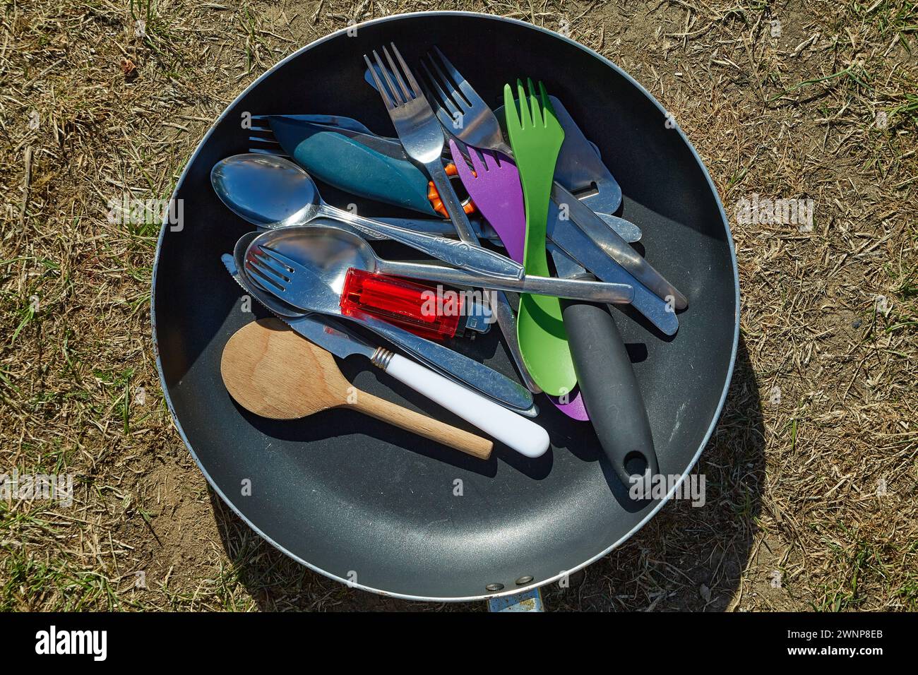 Kitchen utensil cutlery cooking hi-res stock photography and images - Alamy