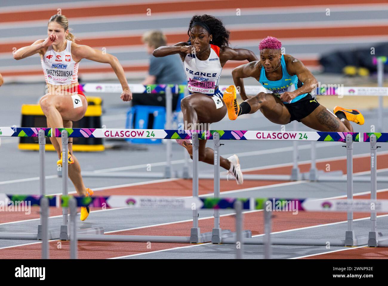 Gold with new world record hi-res stock photography and images - Alamy