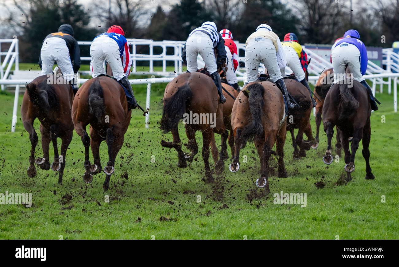 Mud splattered jockey and horse hi-res stock photography and images - Alamy