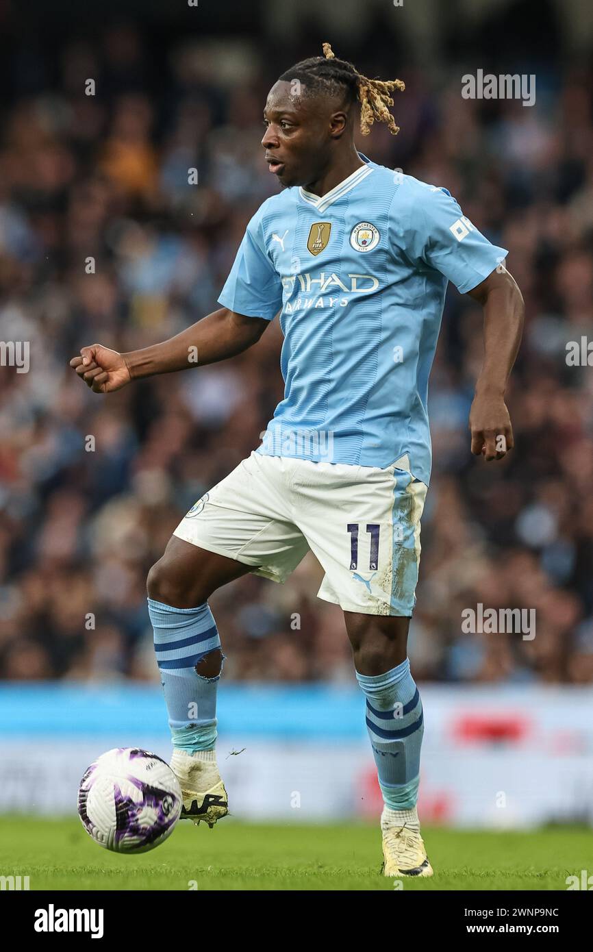 Jérémy Doku of Manchester City with the ball during the Premier League ...