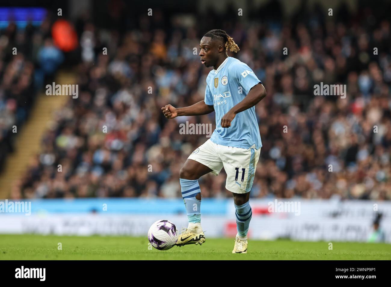 Jérémy Doku of Manchester City with the ball during the Premier League ...