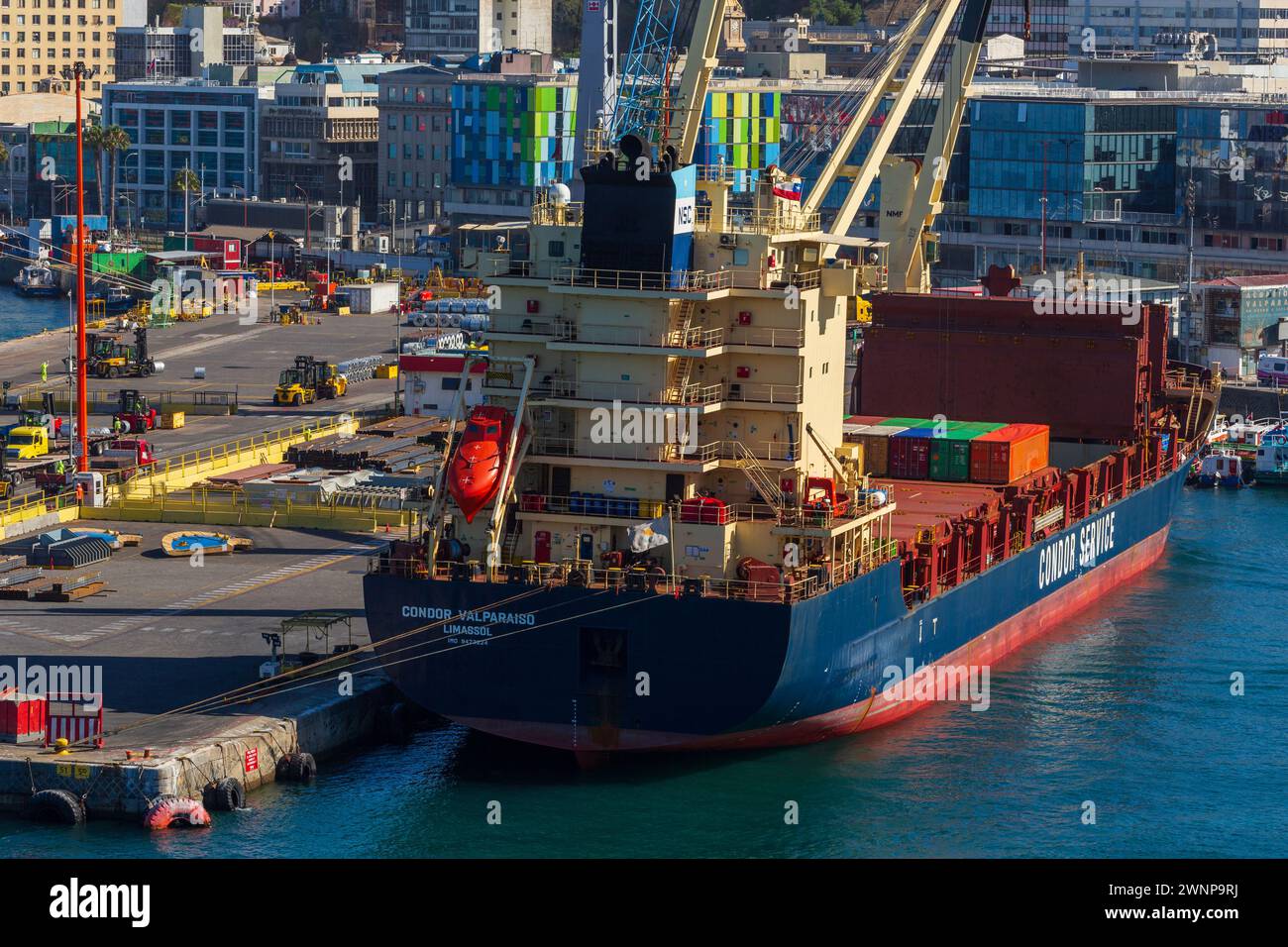 Valparaiso cargo ship hi-res stock photography and images - Alamy