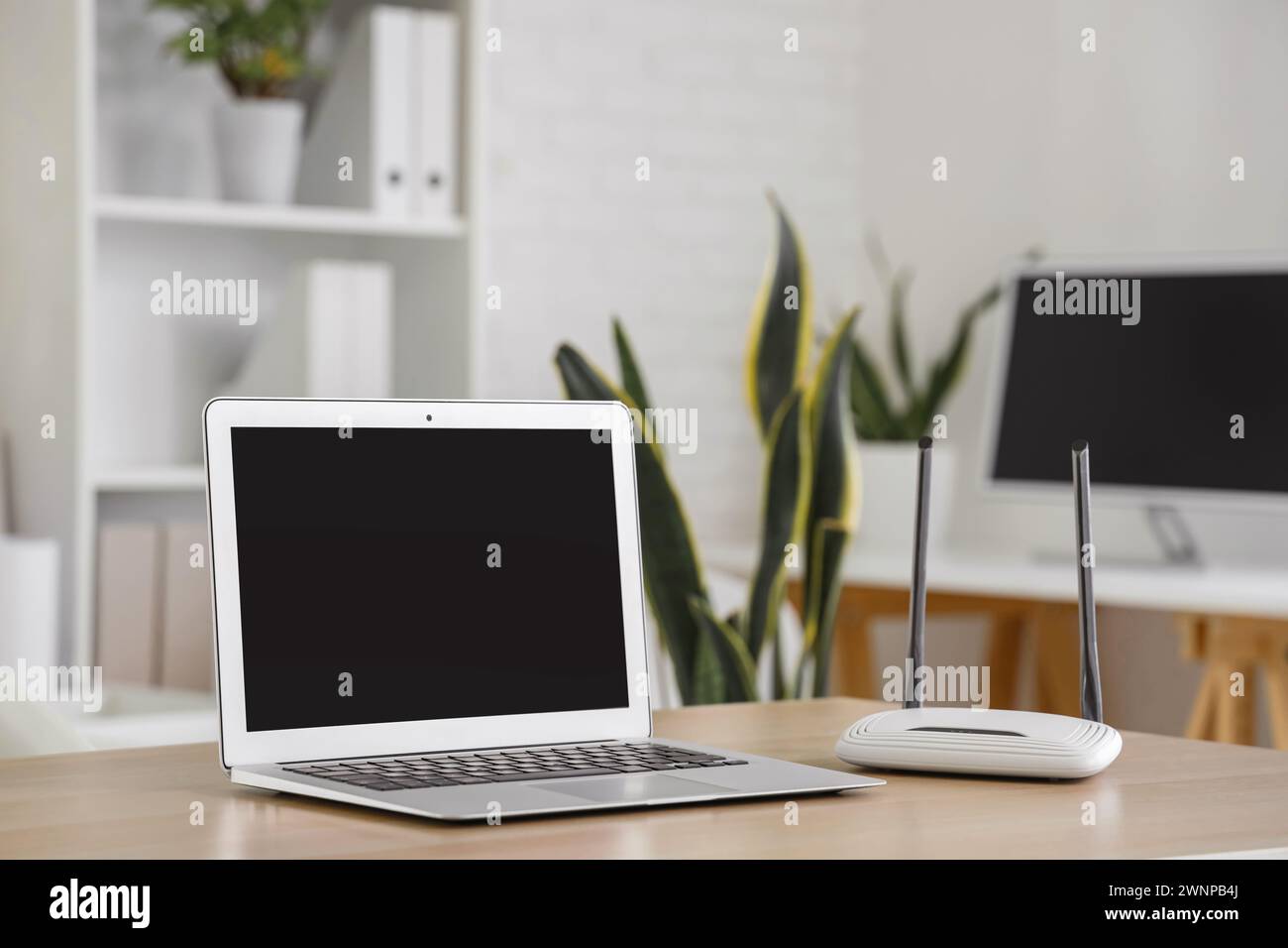 Copy routing hi-res stock photography and images - Alamy