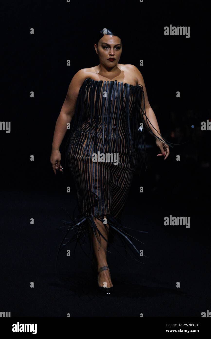 Paloma Elsesser wears a creation as part of the Mugler Fall/Winter 2024 ...