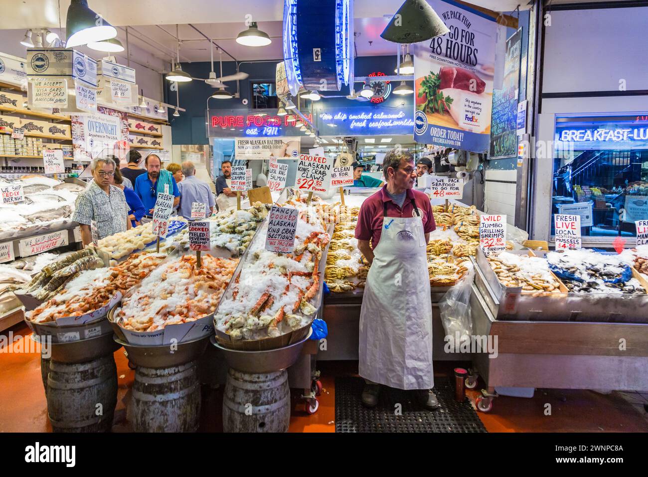 Fresh fish on ice for sale at the famous Pike Place Fish Market in ...