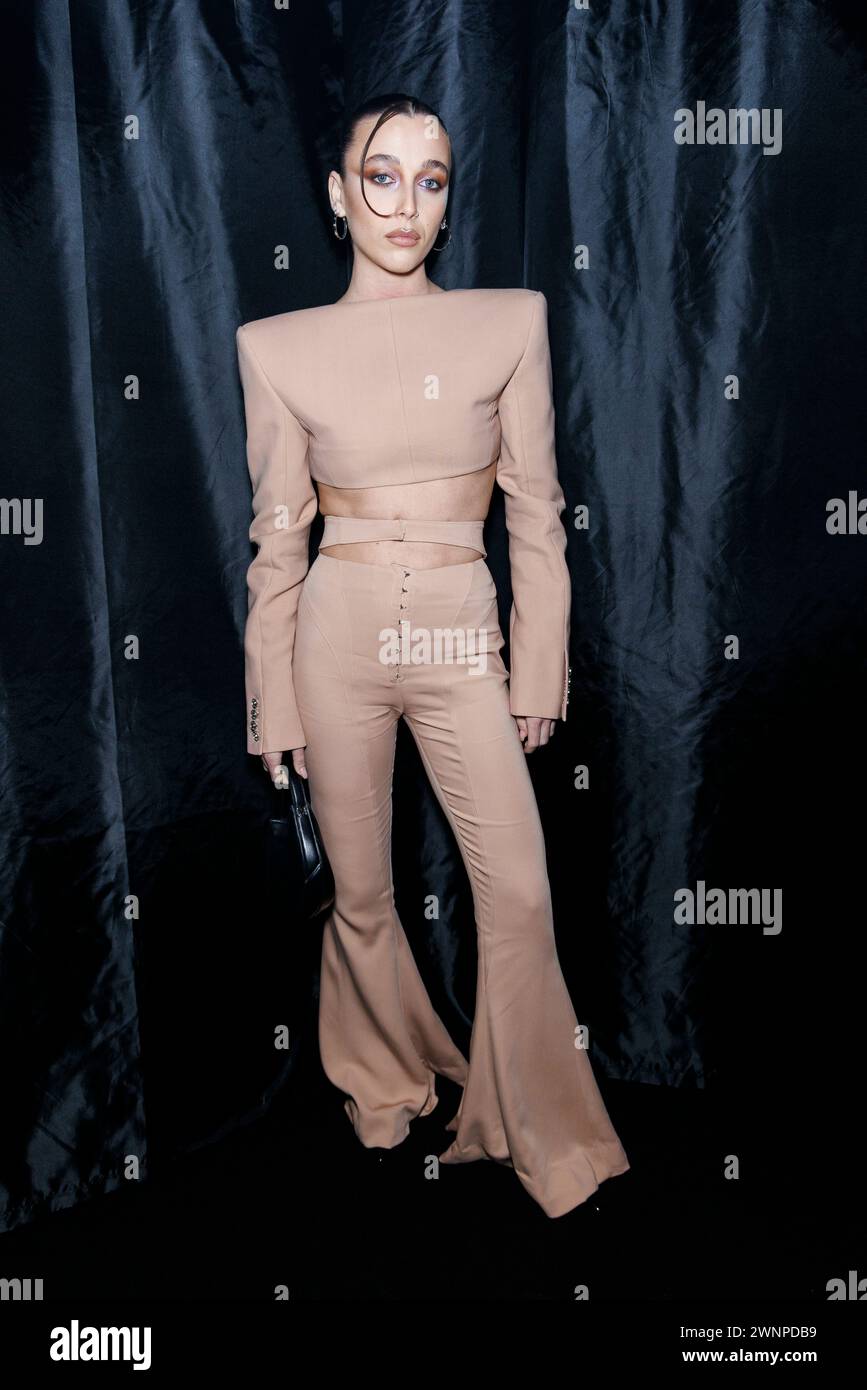 Emma chamberlain paris hi-res stock photography and images - Alamy