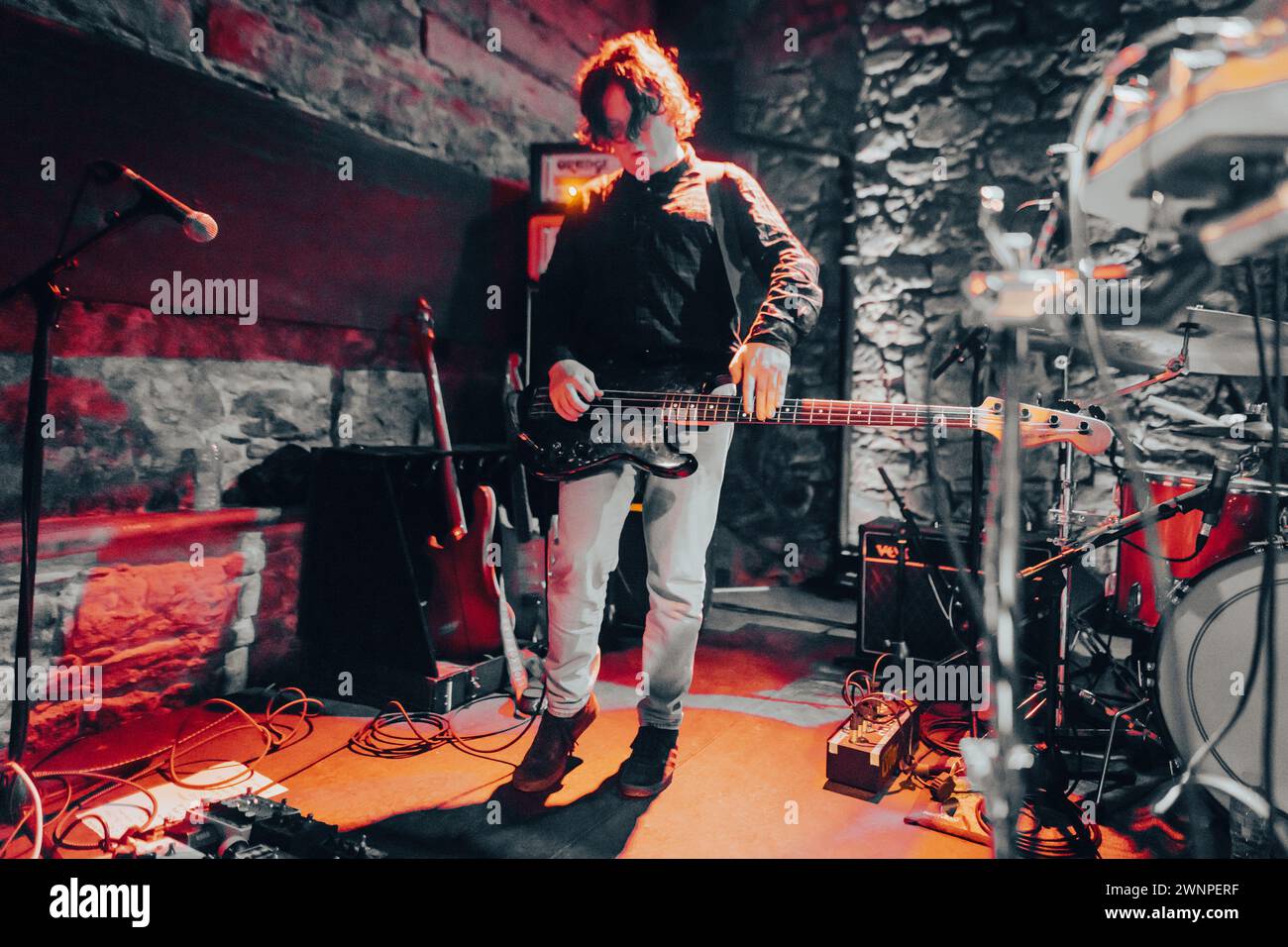 Girl band gilla band hi-res stock photography and images - Alamy