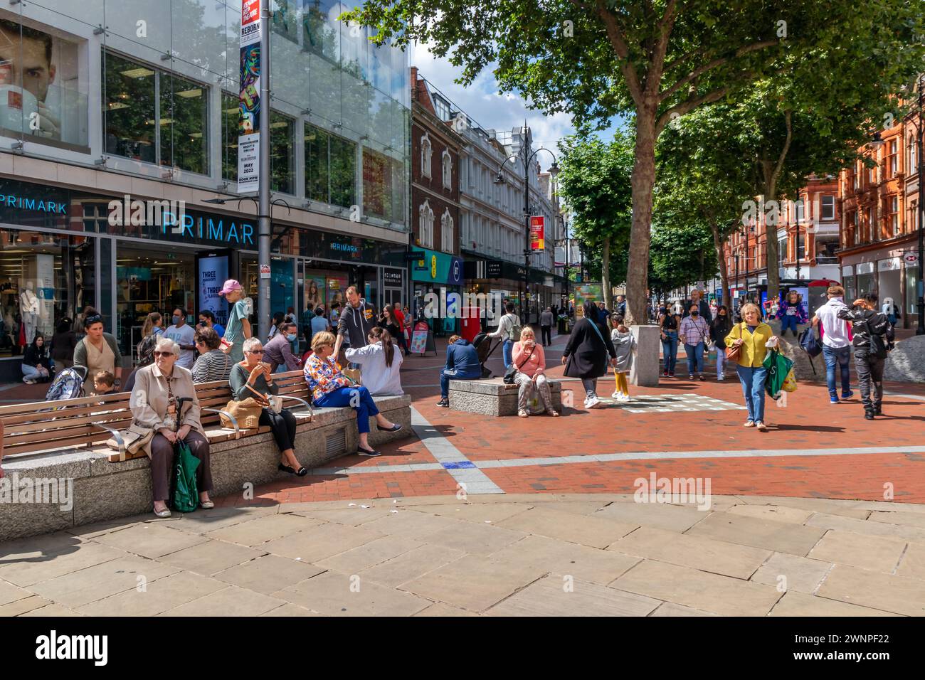 Reading high hi-res stock photography and images - Alamy