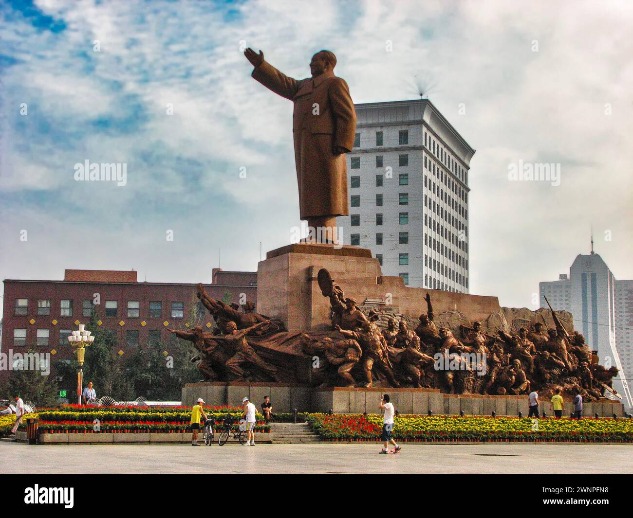 A big statue of Mao Tse Tung in Shenyang, China Stock Photo - Alamy