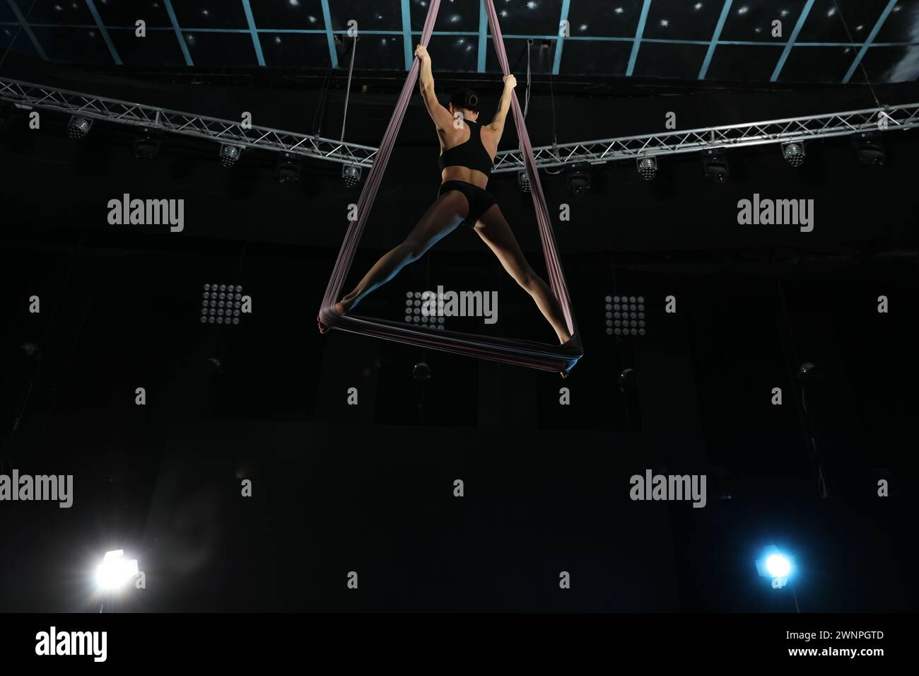 Aerial silk dance hi-res stock photography and images - Alamy