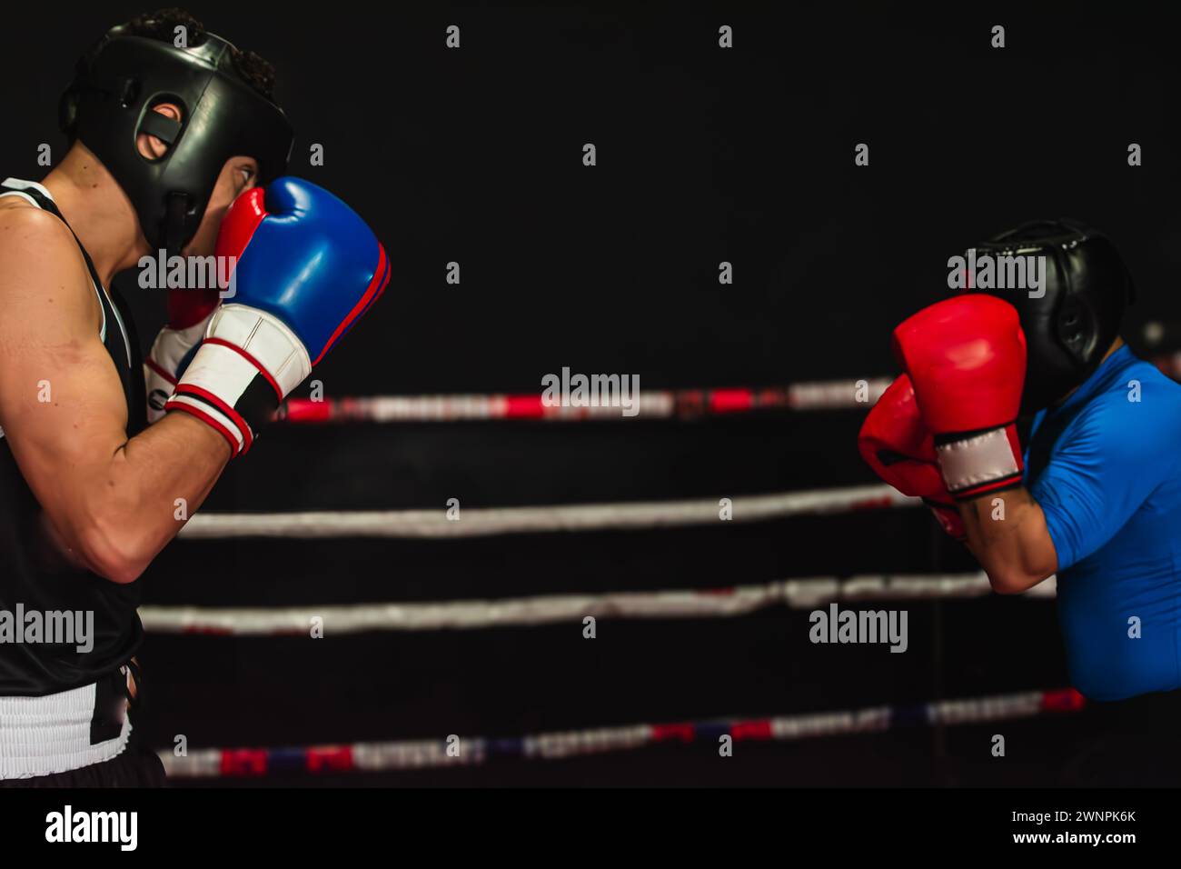 Two boxers fighting arena hi-res stock photography and images - Alamy