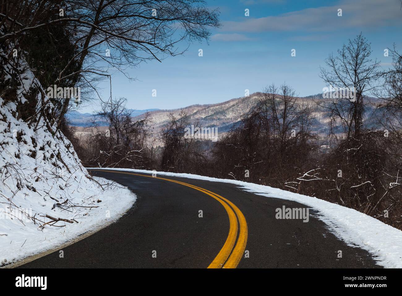 Winter Snow on Hwy 32 in Cosby, Tennessee Stock Photo - Alamy