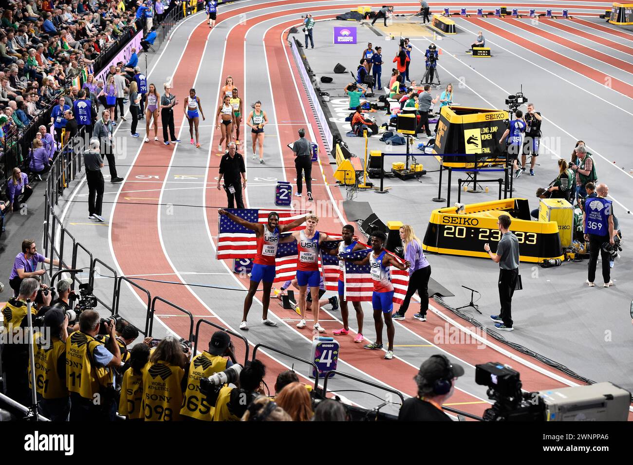 Mens 4x400 hi-res stock photography and images - Alamy