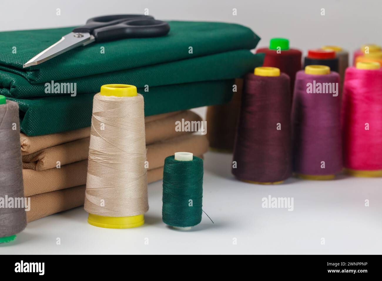 Spools of threads hi-res stock photography and images - Alamy