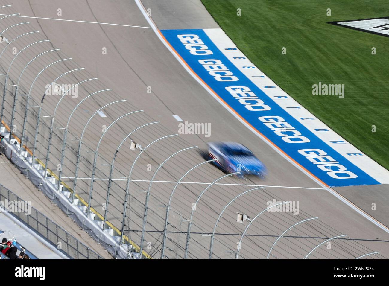 LAS VEGAS, NV - MARCH 03: Kyle Larson (#5 HendrickCars.com Hendrick ...