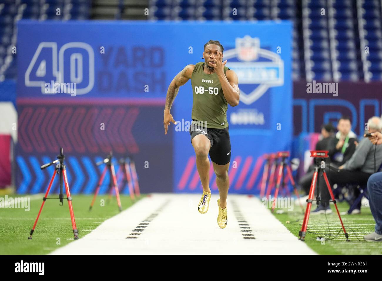 Washington defensive back Dom Hampton runs the 40-yard dash at the NFL ...
