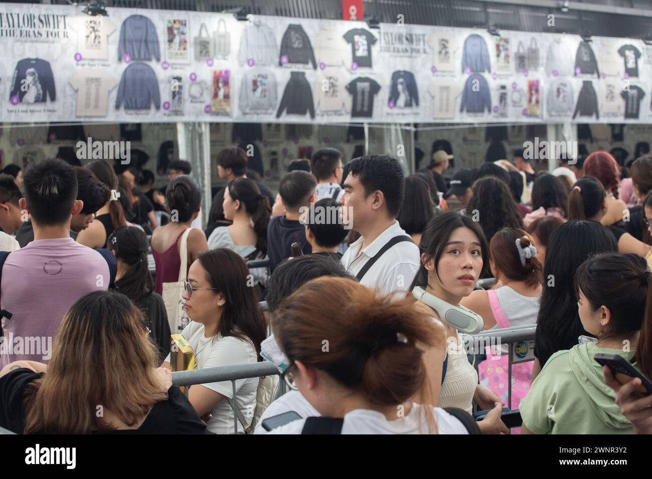2 March 2024. Diversity fans queue up for Taylor Swift The Eras Tour ...