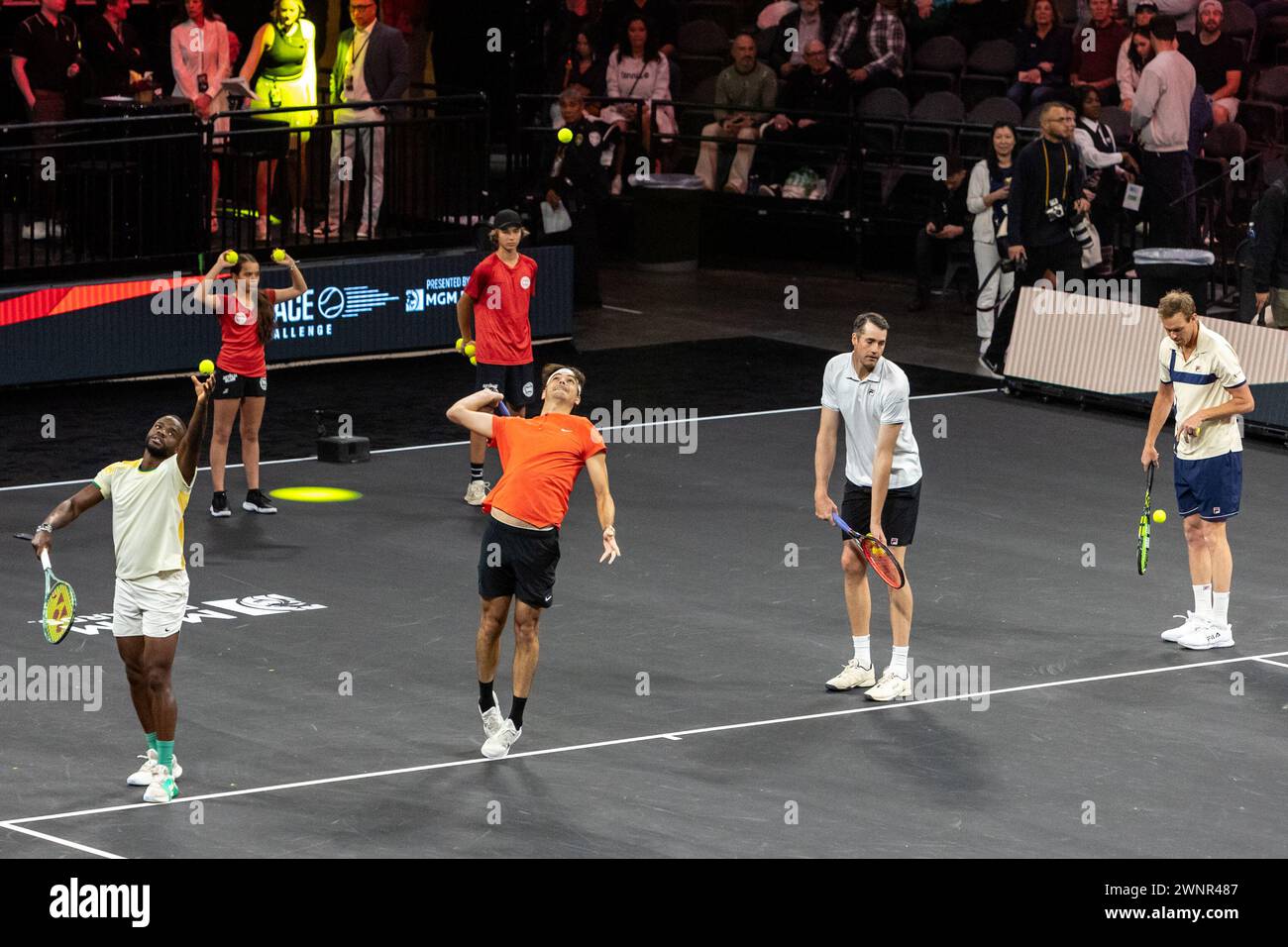 Sam travis hi-res stock photography and images - Alamy