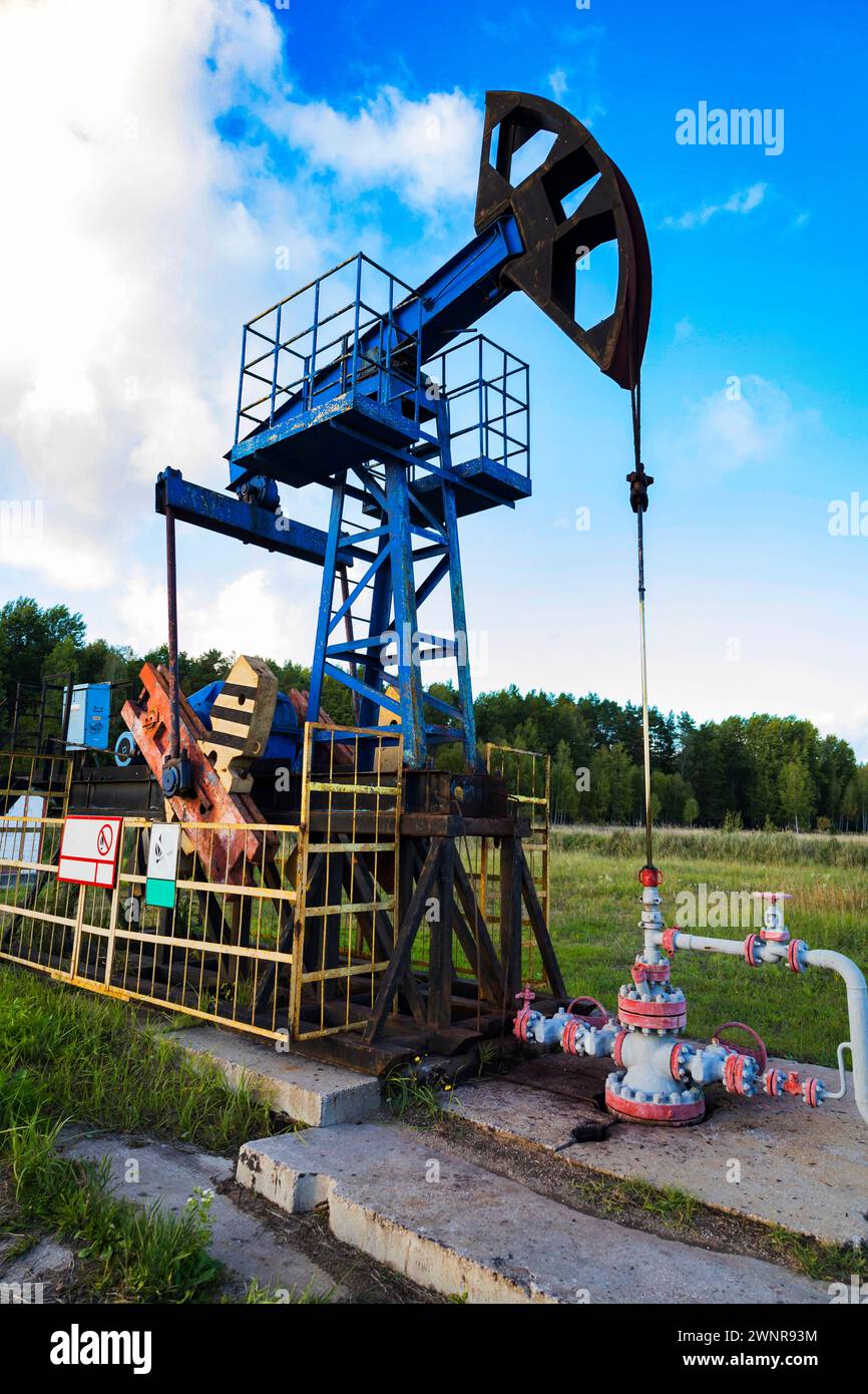 Resource extraction hi-res stock photography and images - Alamy