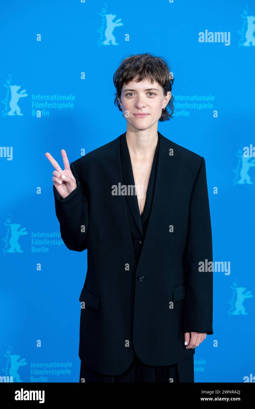 Schauspielerin Liv Lisa Fries während des Photocalls zum Film In Liebe ...