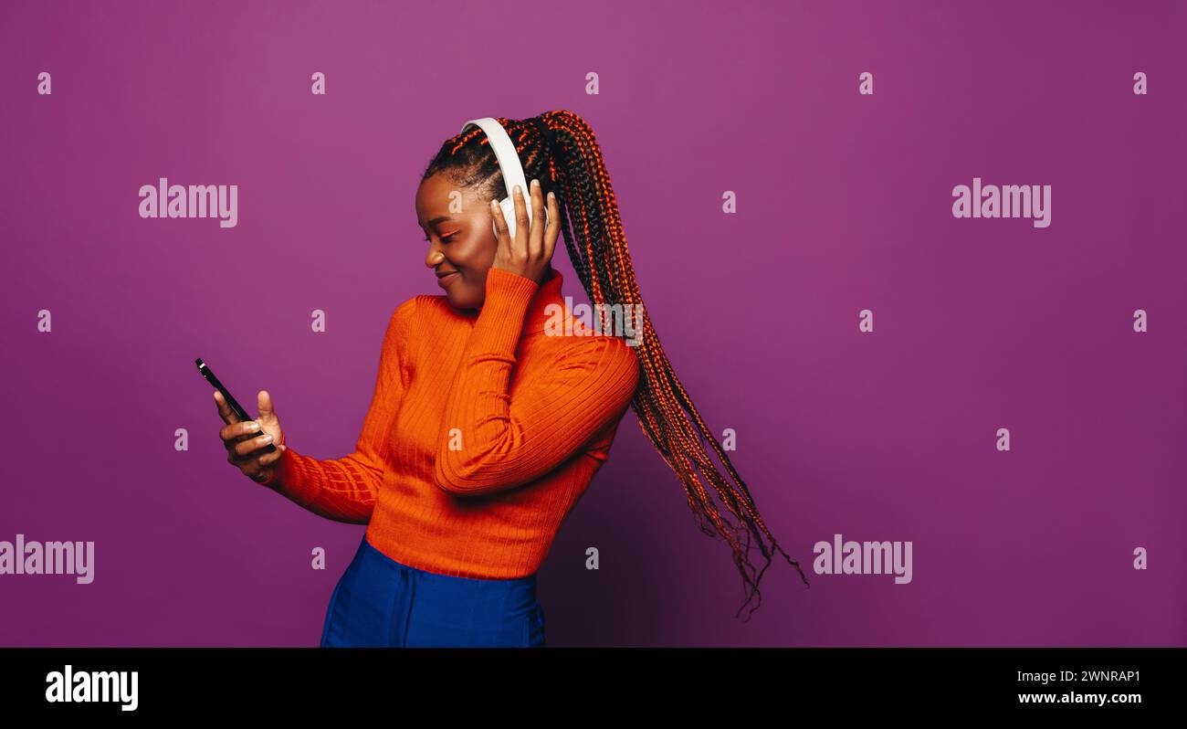 Two tone music hi-res stock photography and images - Alamy