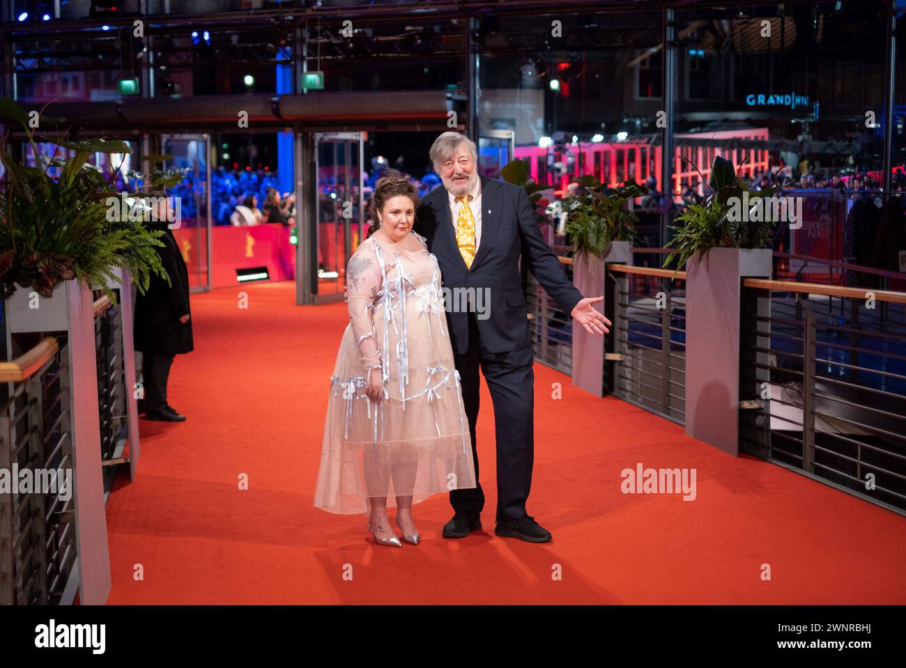Schauspieler Lena Dunham und Stephen Fry bei der Premiere des Films ...
