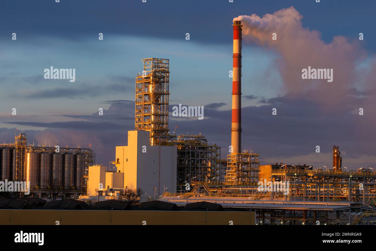 Polymer engineering hi-res stock photography and images - Alamy