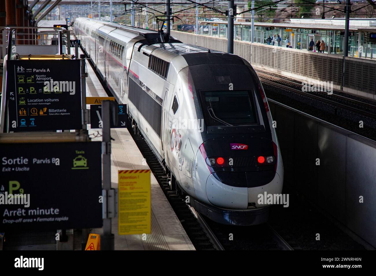 Tgv inoui hi-res stock photography and images - Alamy