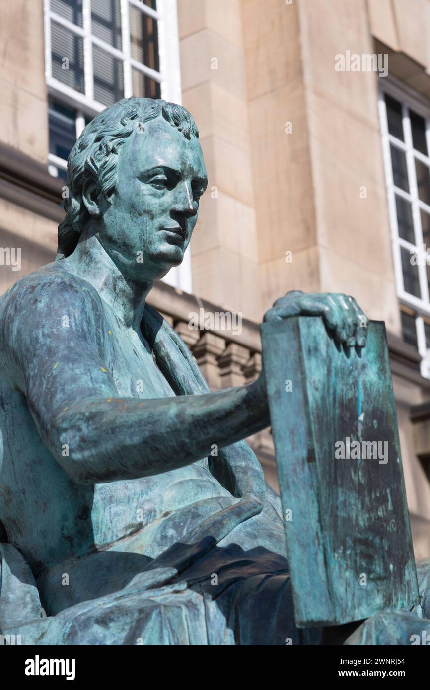 UK, Scotland, Edinburgh, the Royal Mile, statue of philosopher David ...