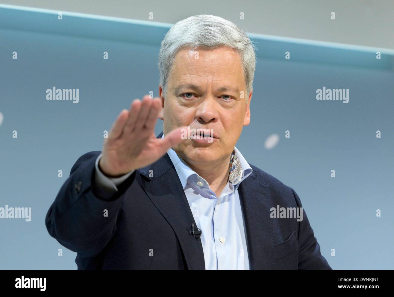 Bilanzpressekonferenz der Commerzbank AG am 15.02.2024 : Manfred KNOF ...