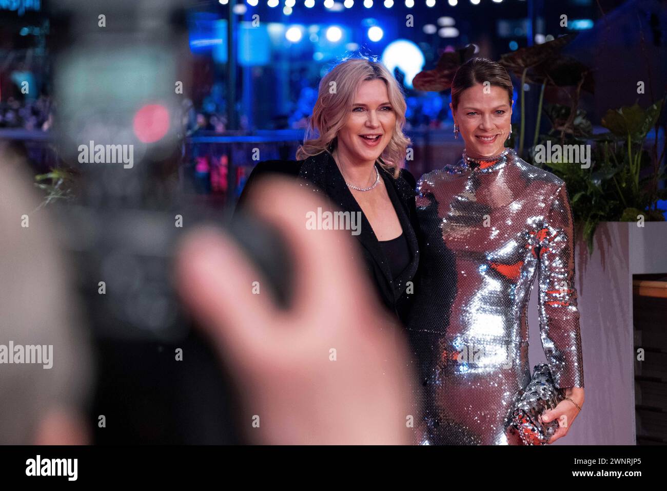 Veronica Ferres und Jessica Schwarz bei der Ankunft zur Eröffnung der ...