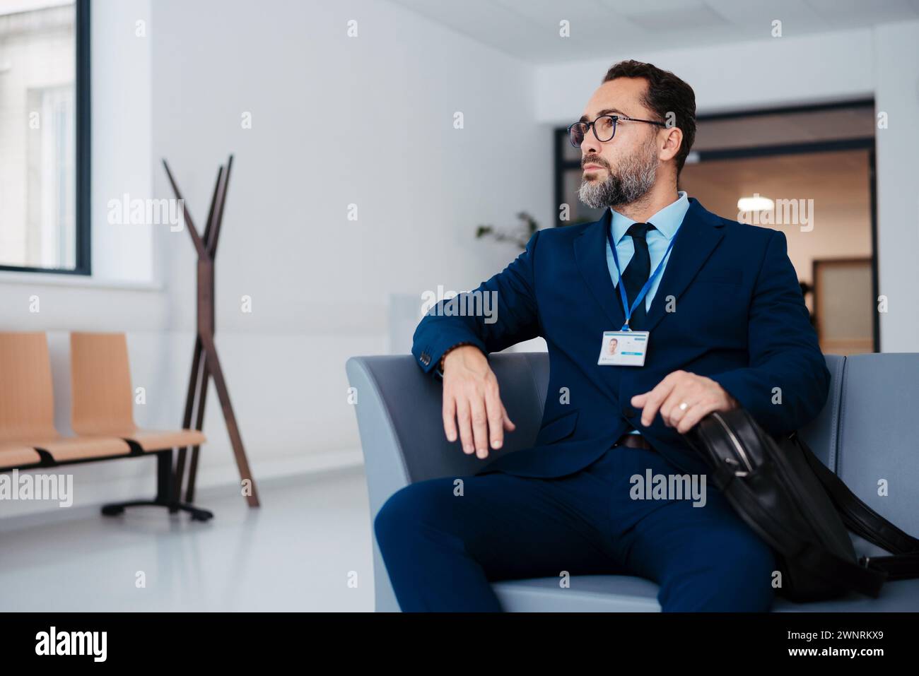 Doctor medical pharmaceutical salesman hi-res stock photography and ...