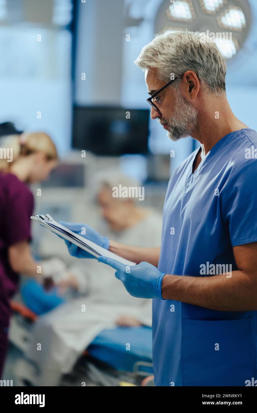 Emergency hospital senior ambulance hi-res stock photography and images ...