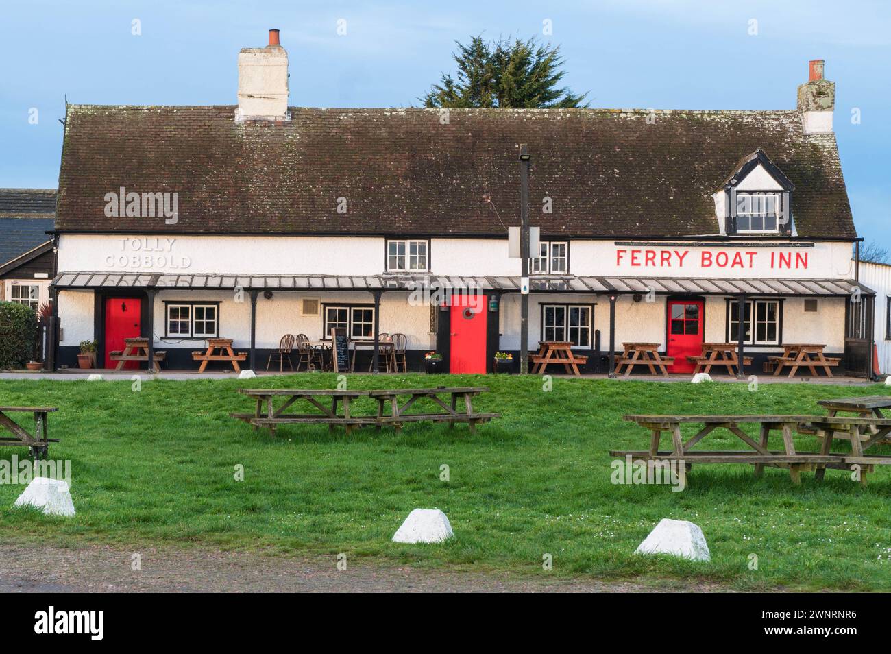 Tolly cobbold pub hi-res stock photography and images - Alamy