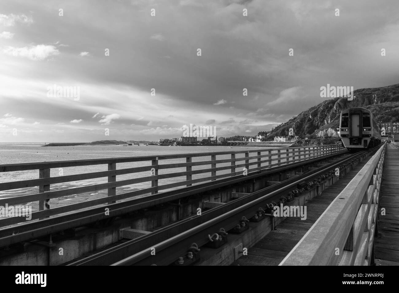 Barmouth train Black and White Stock Photos & Images - Alamy