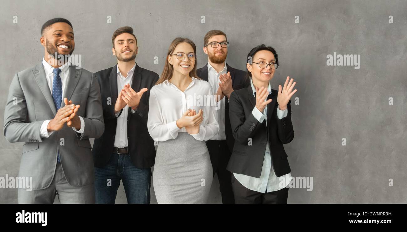 Group of listeners hi-res stock photography and images - Alamy