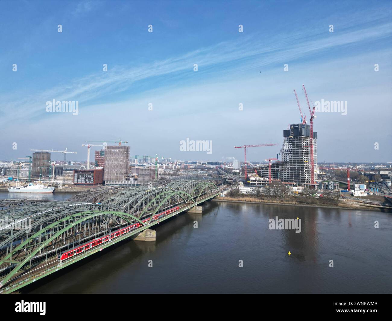 Der Elbtower an den Elbbrücken, Hamburg 3.3.2024 Norderelbe, Elb Tower ...