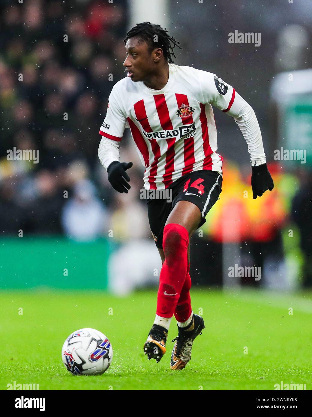 Sunderland's Romaine Mundle in action during the Sky Bet Championship ...