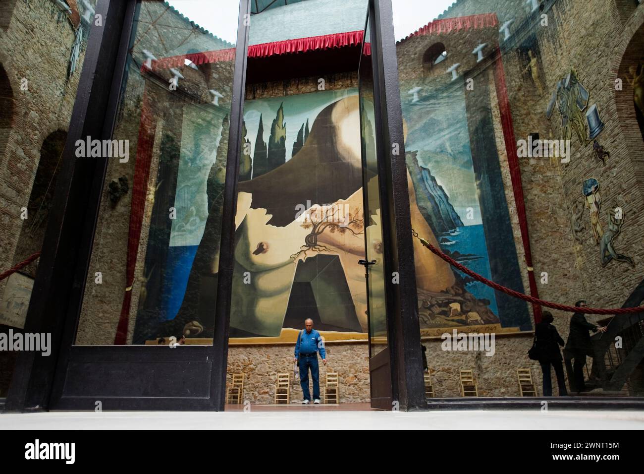 Salvador dali mural hi-res stock photography and images - Alamy
