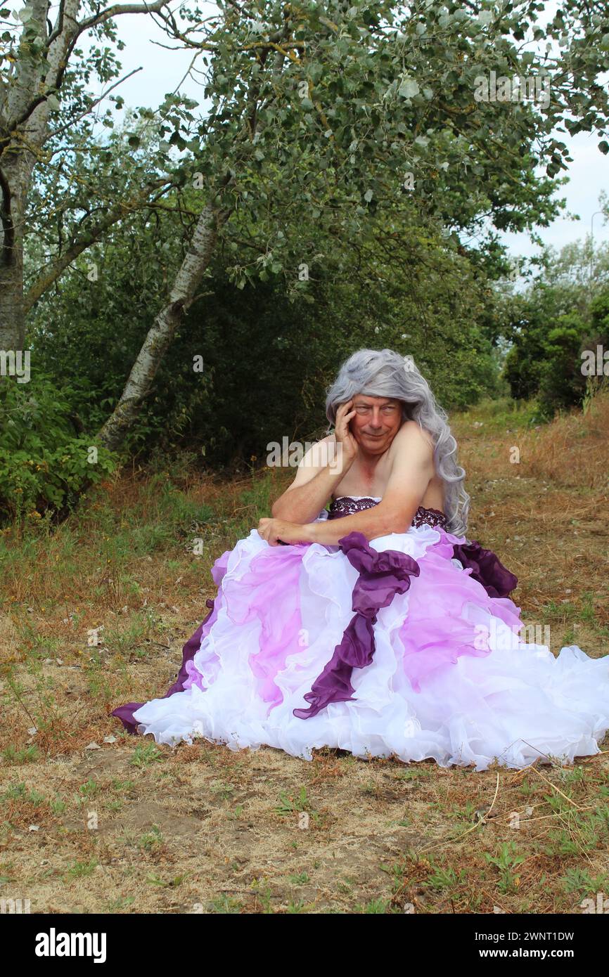 Two tone wedding gown hi-res stock photography and images - Alamy