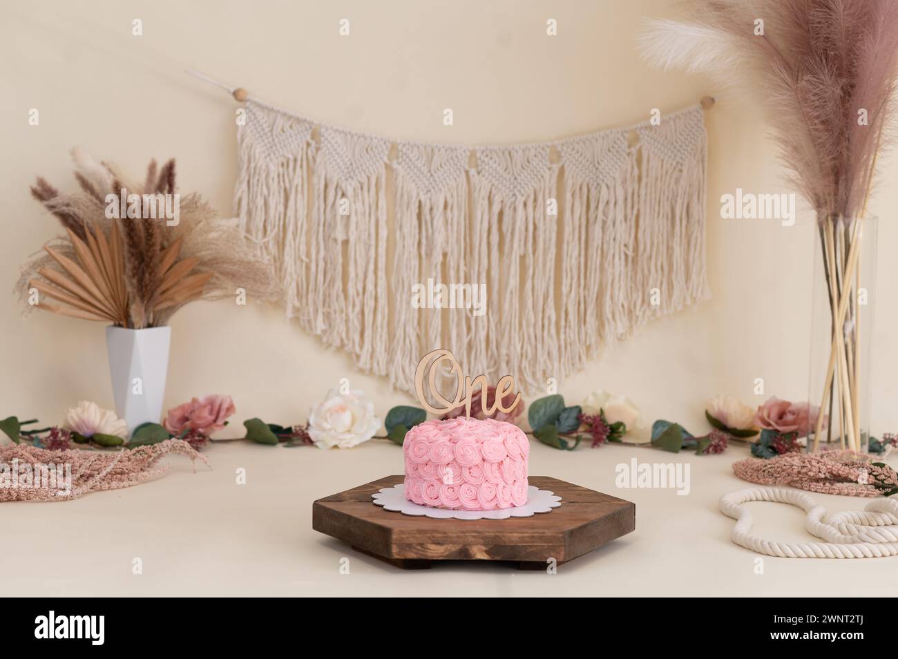 Cake Smash Setup Pink Boho Stock Photo - Alamy