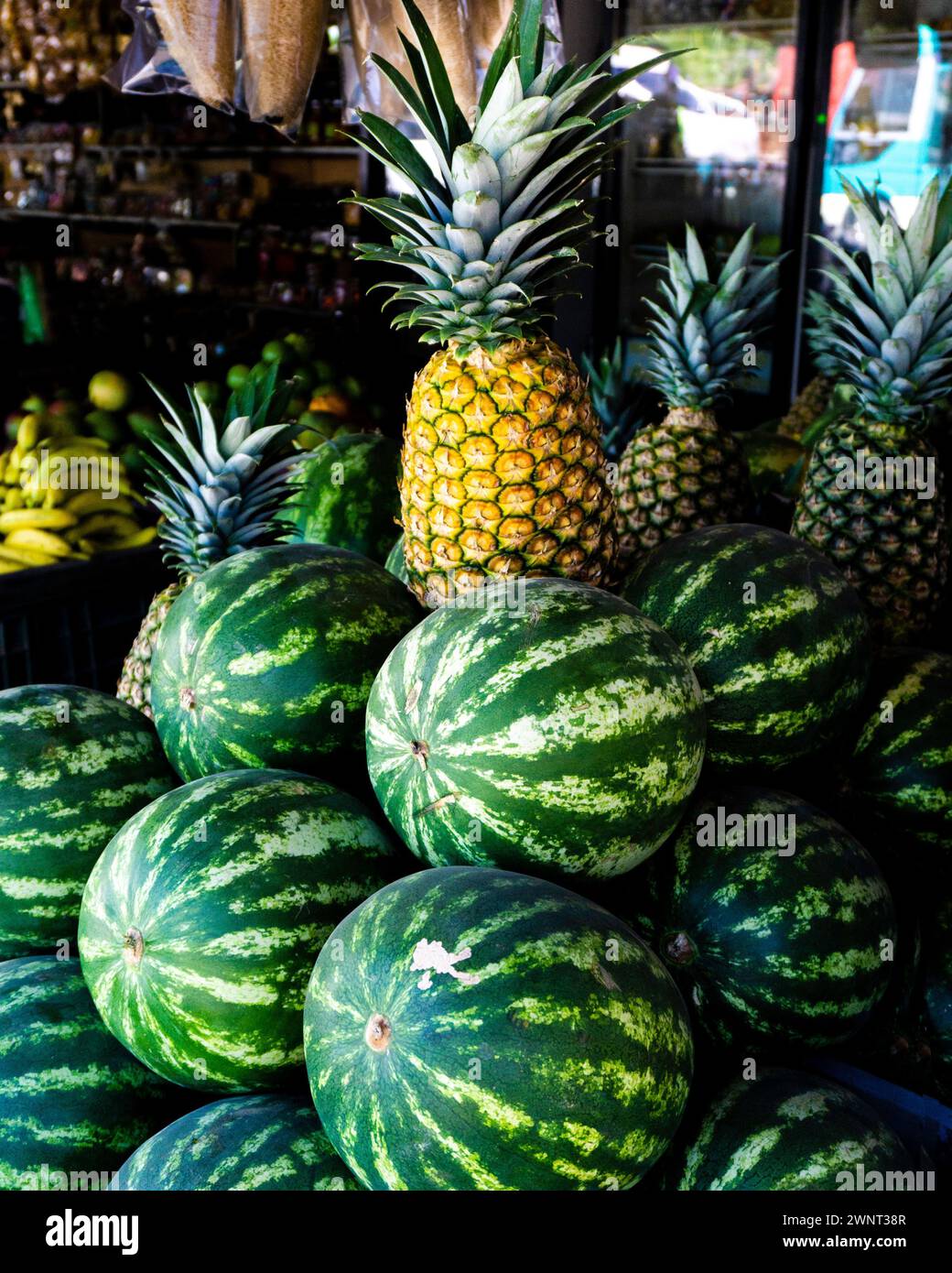 A local Costa Rican fruit market stall along the side of the road Stock ...