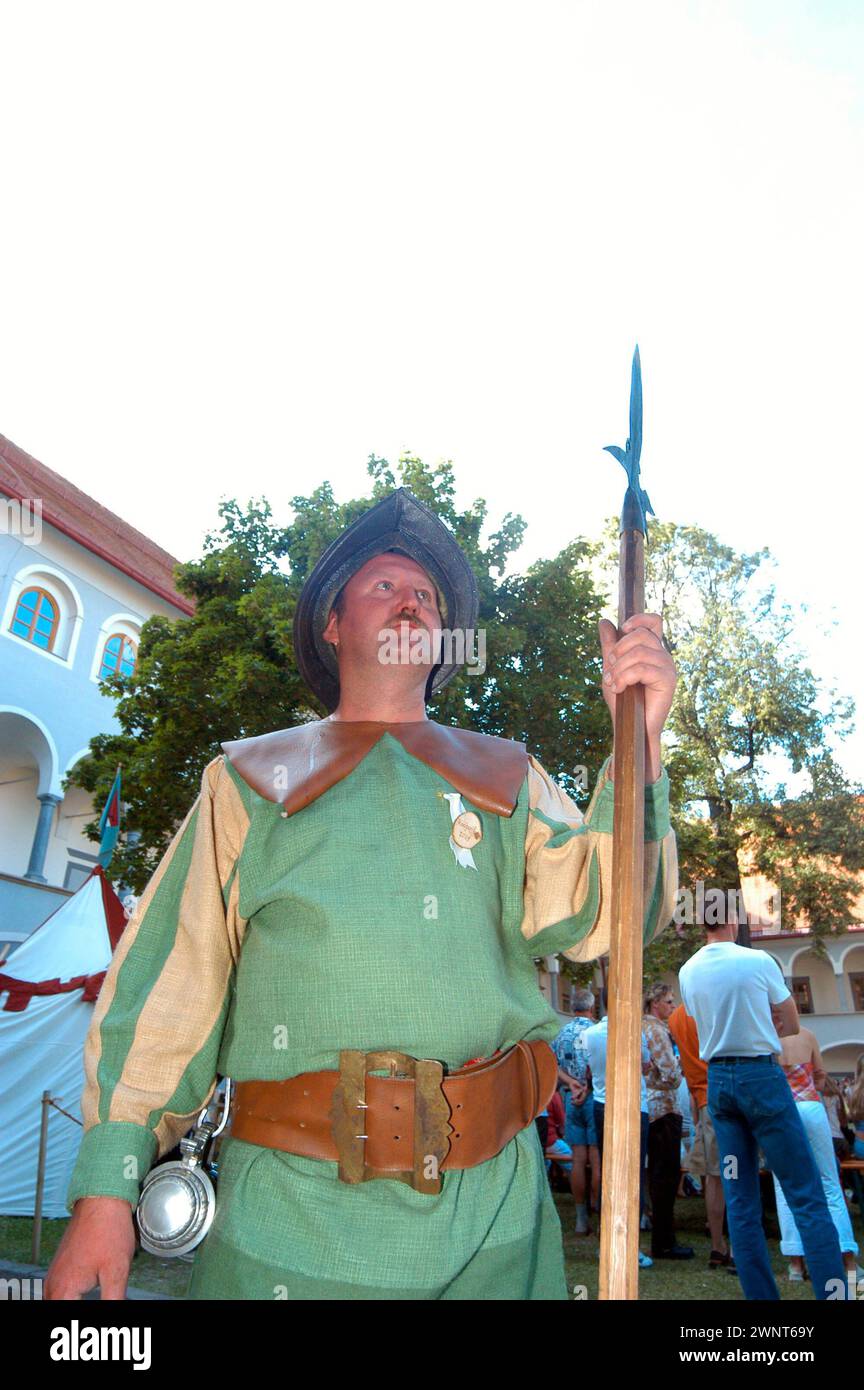 medieval reenactment as a form of historical reenactment, european ...